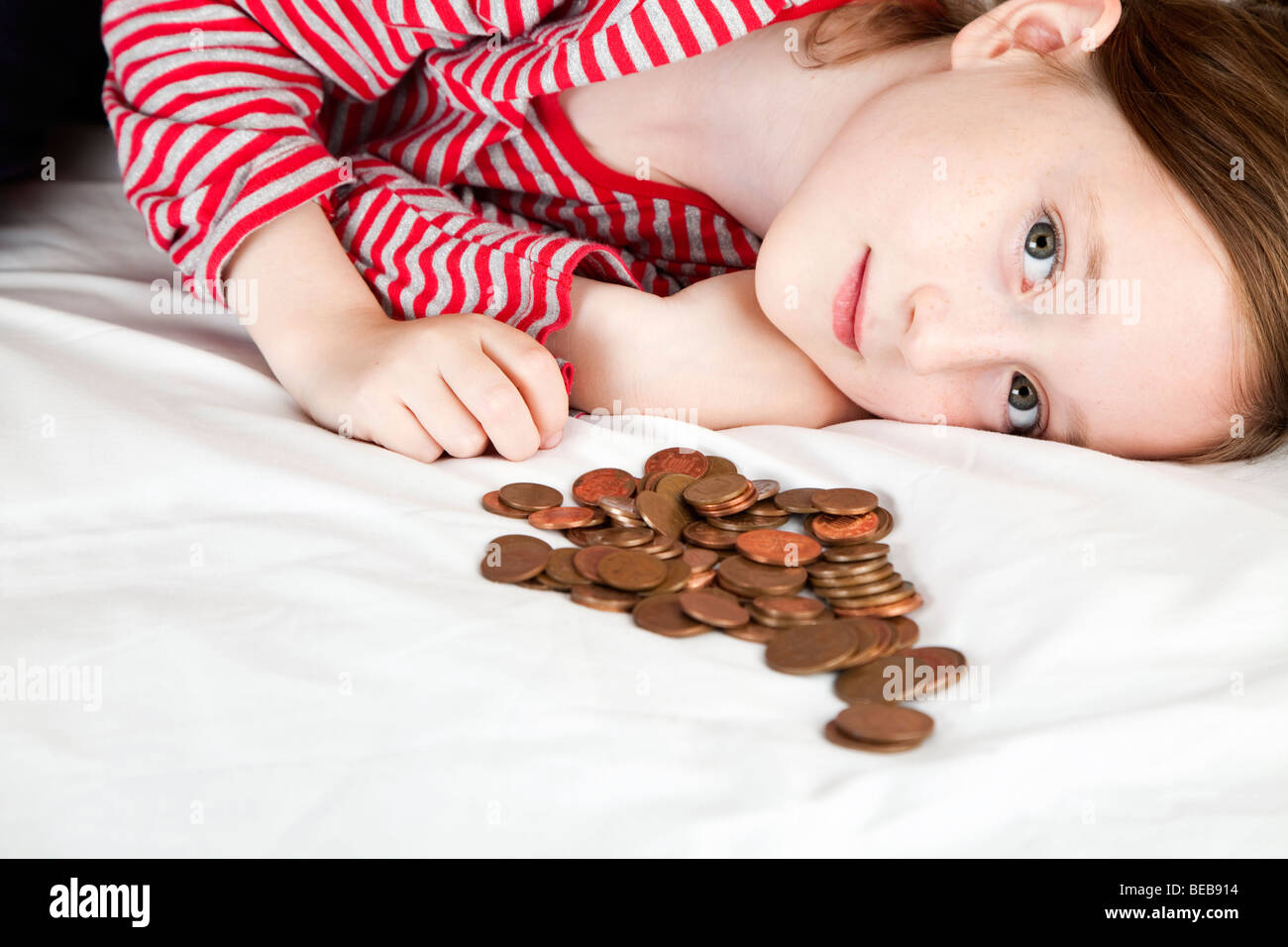 Counting money uk hi-res stock photography and images - Alamy