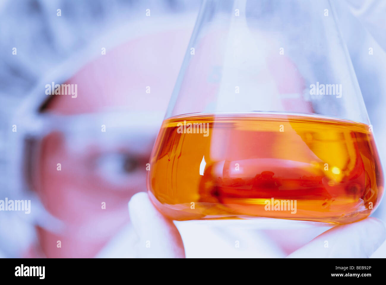 Liquid in a conical flask hi-res stock photography and images - Alamy