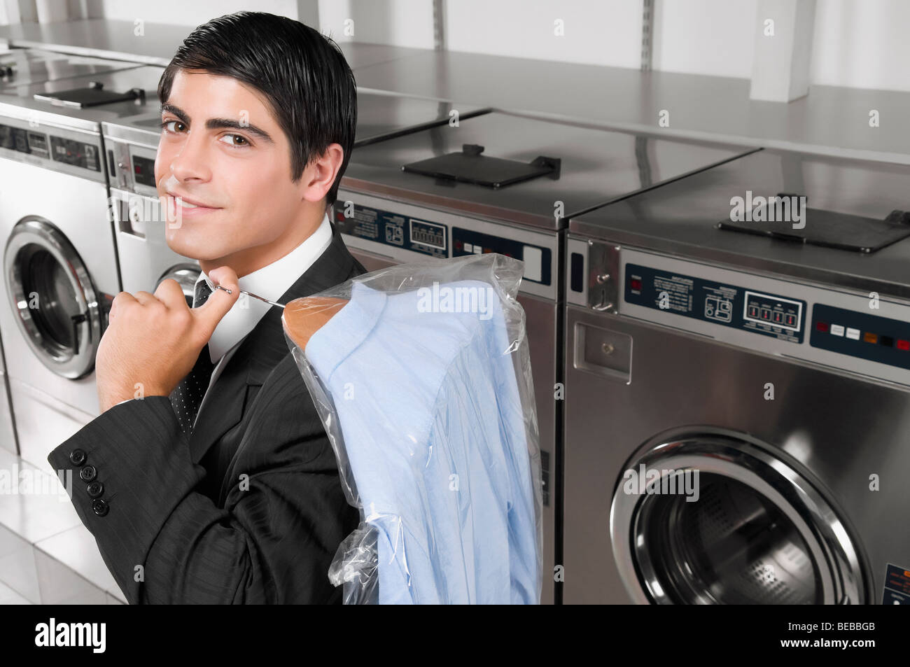 Man carrying washing machine hi-res stock photography and images - Alamy
