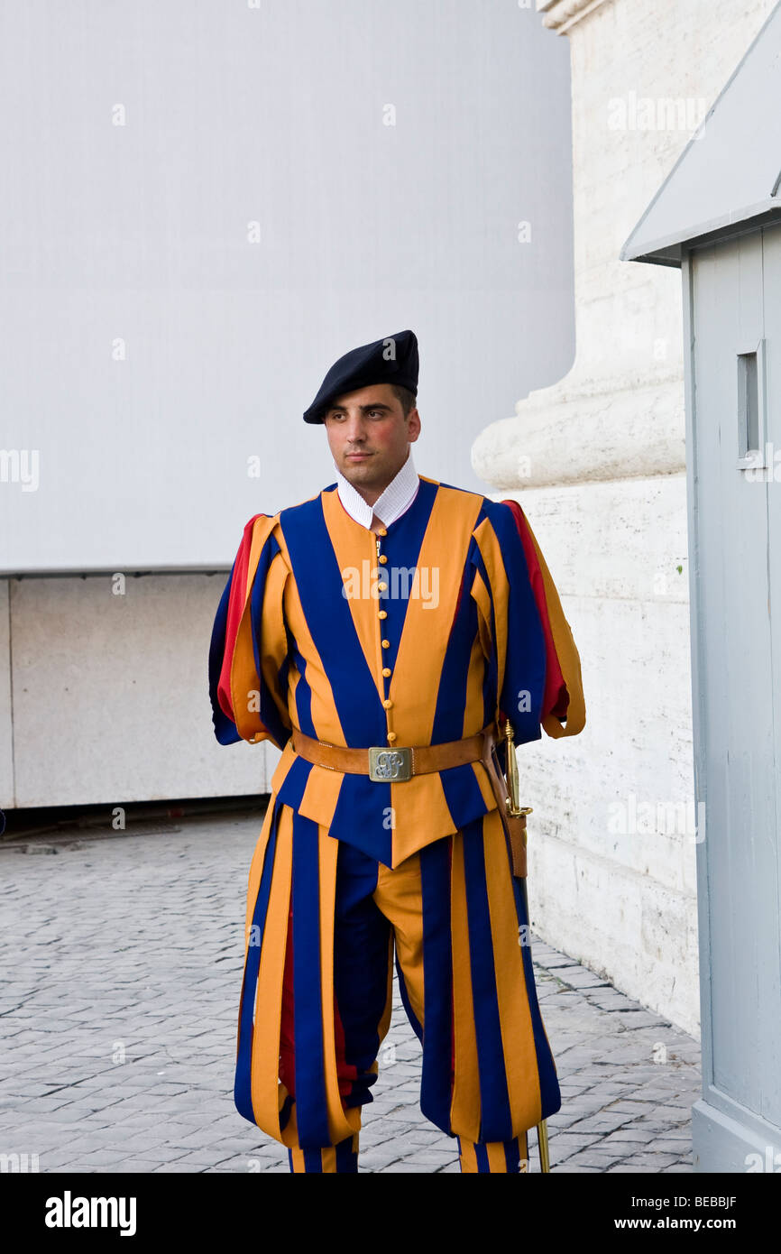 Guardsman uniform hi-res stock photography and images - Alamy