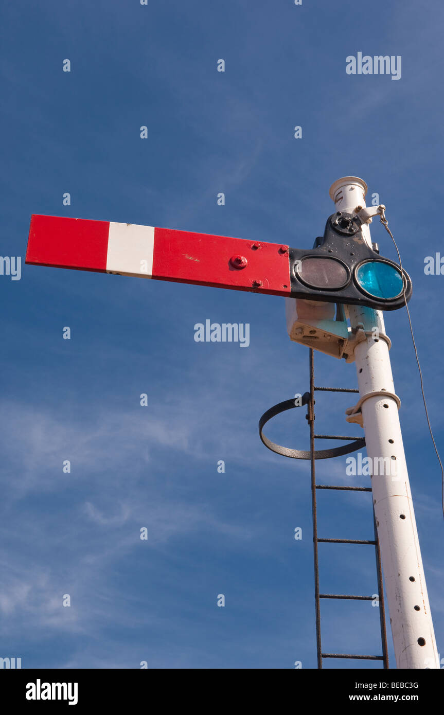 British railway semaphore signals hi-res stock photography and images ...