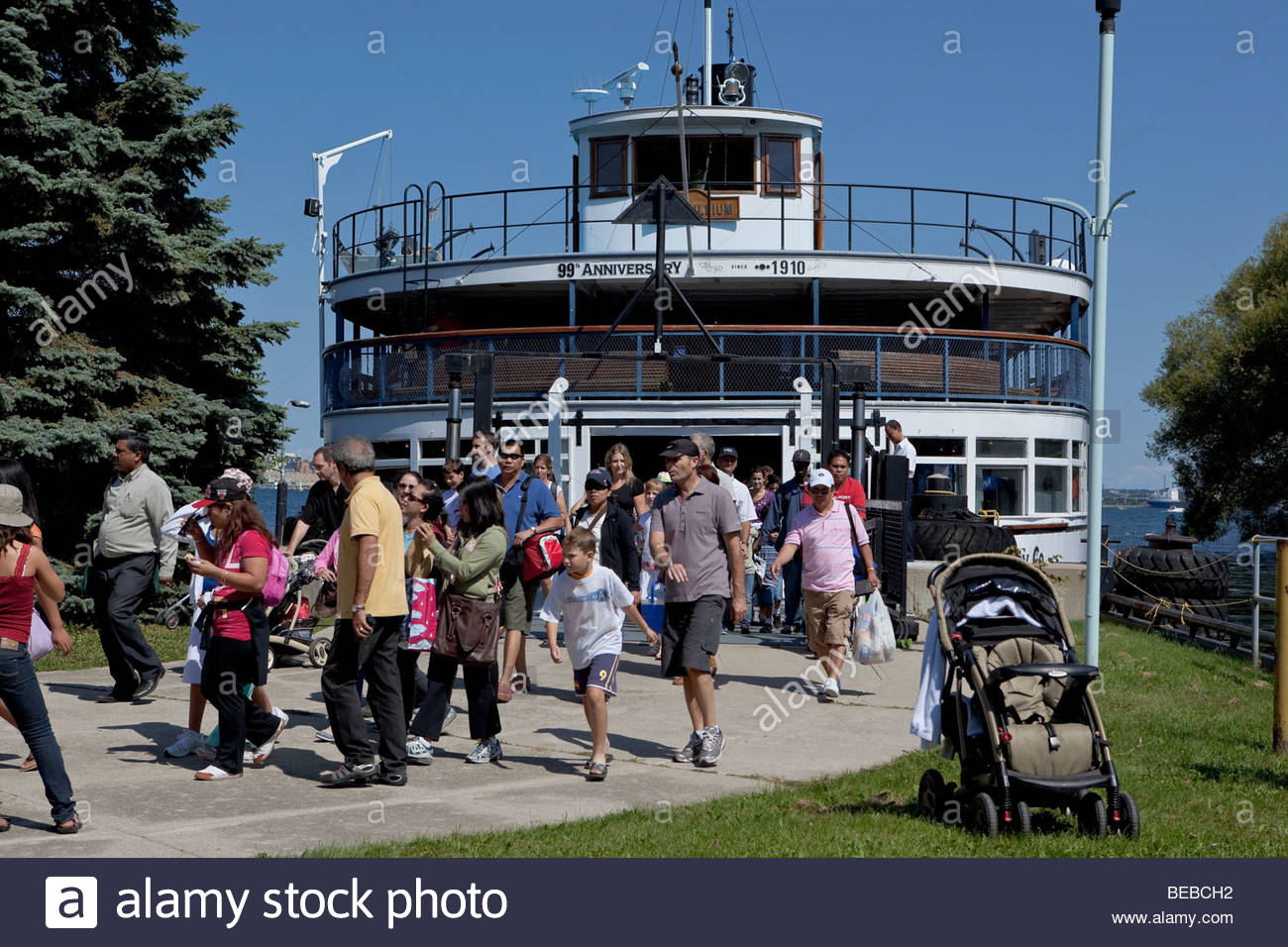 Trillium Ferry High Resolution Stock Photography and Images - Alamy