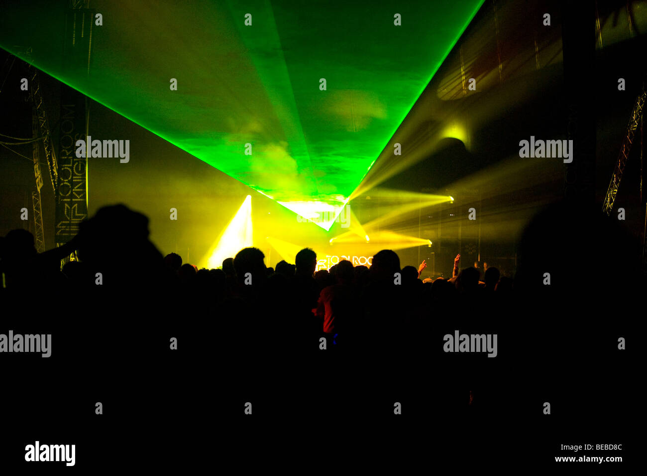 Crowd global gathering festival hi-res stock photography and images - Alamy