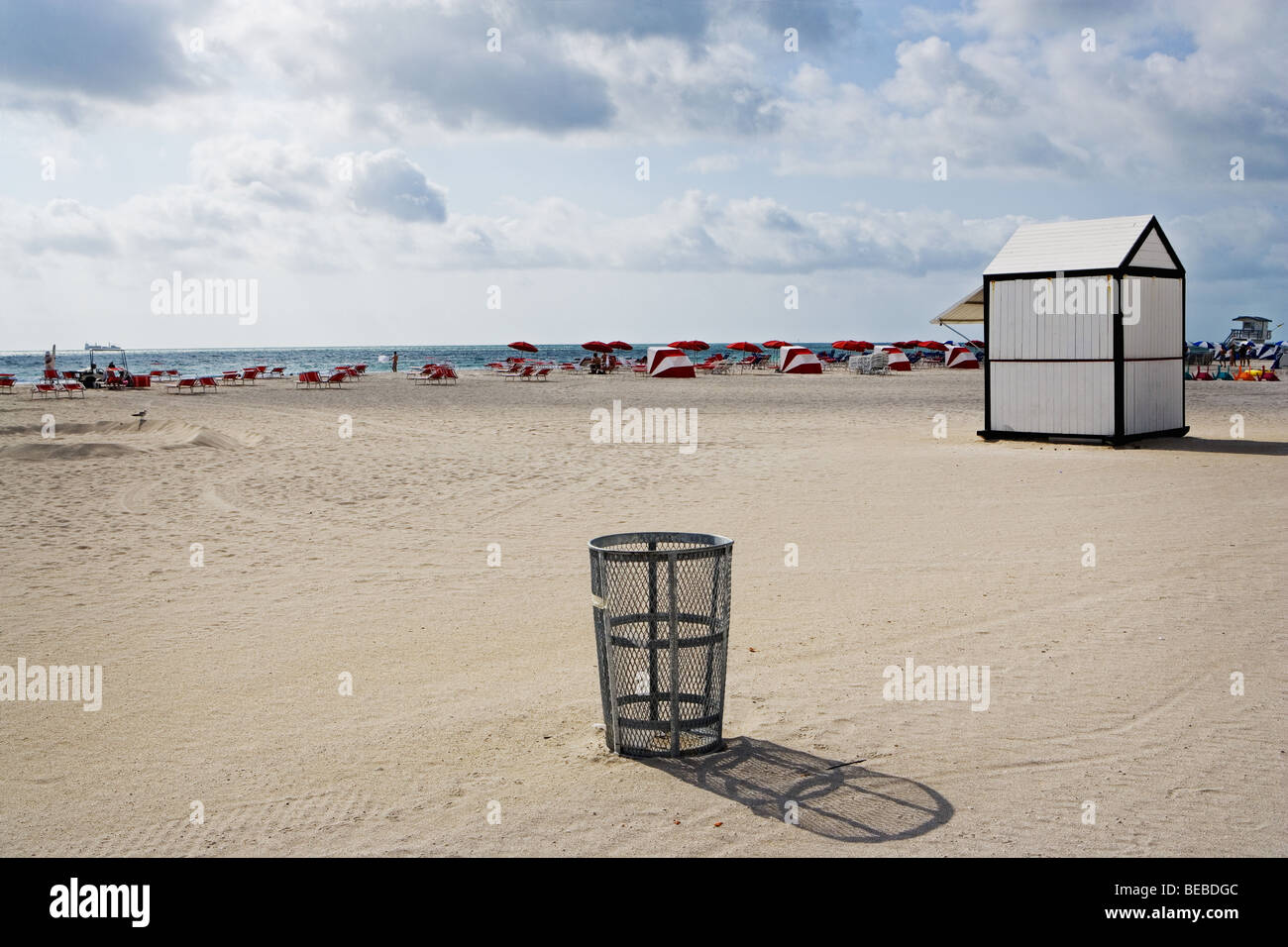Miami beach florida trash can hi-res stock photography and images - Alamy