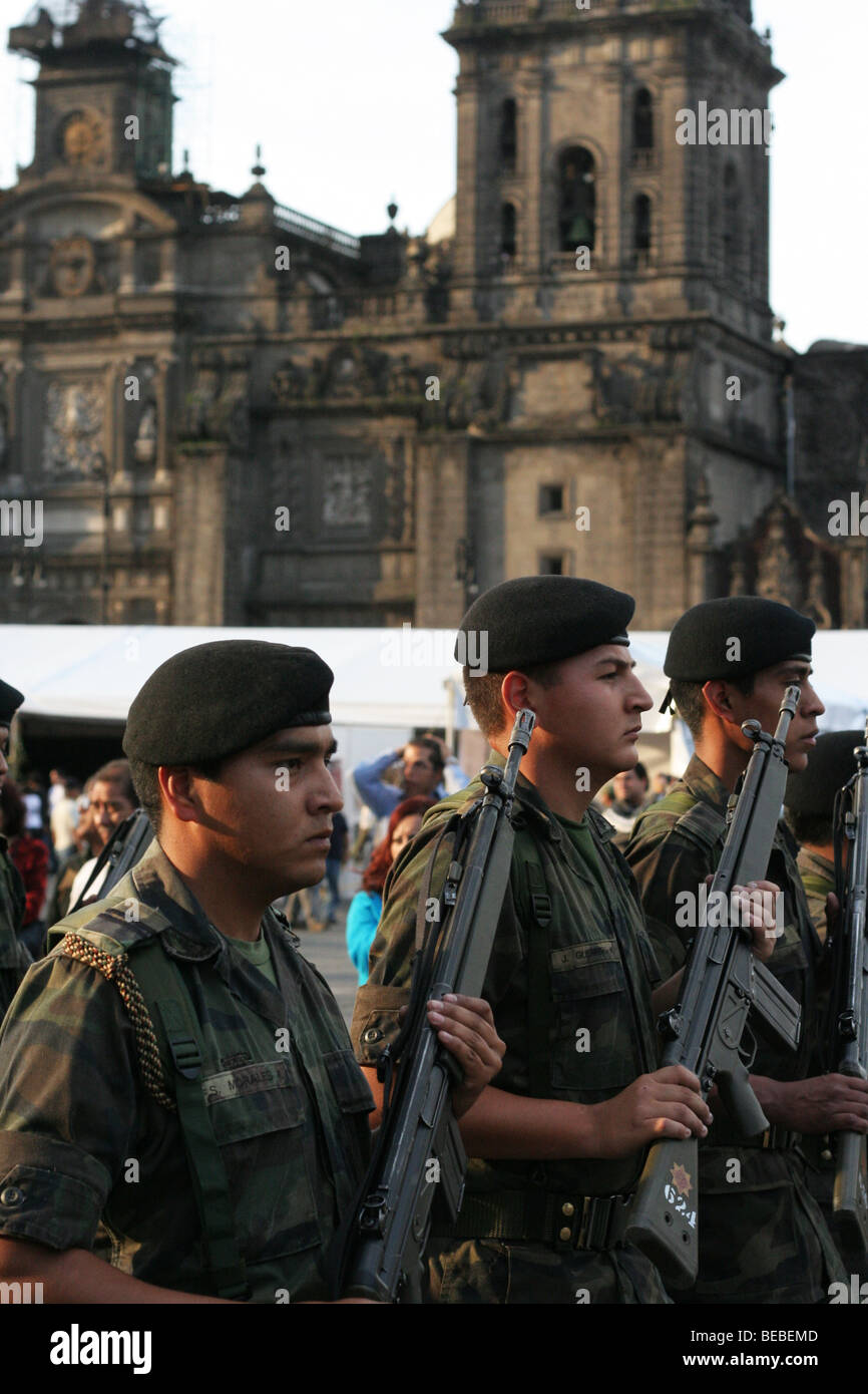 Mexican army in a ceremony Stock Photo - Alamy