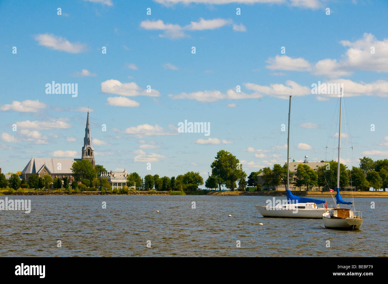 Lake st louis hi-res stock photography and images - Alamy
