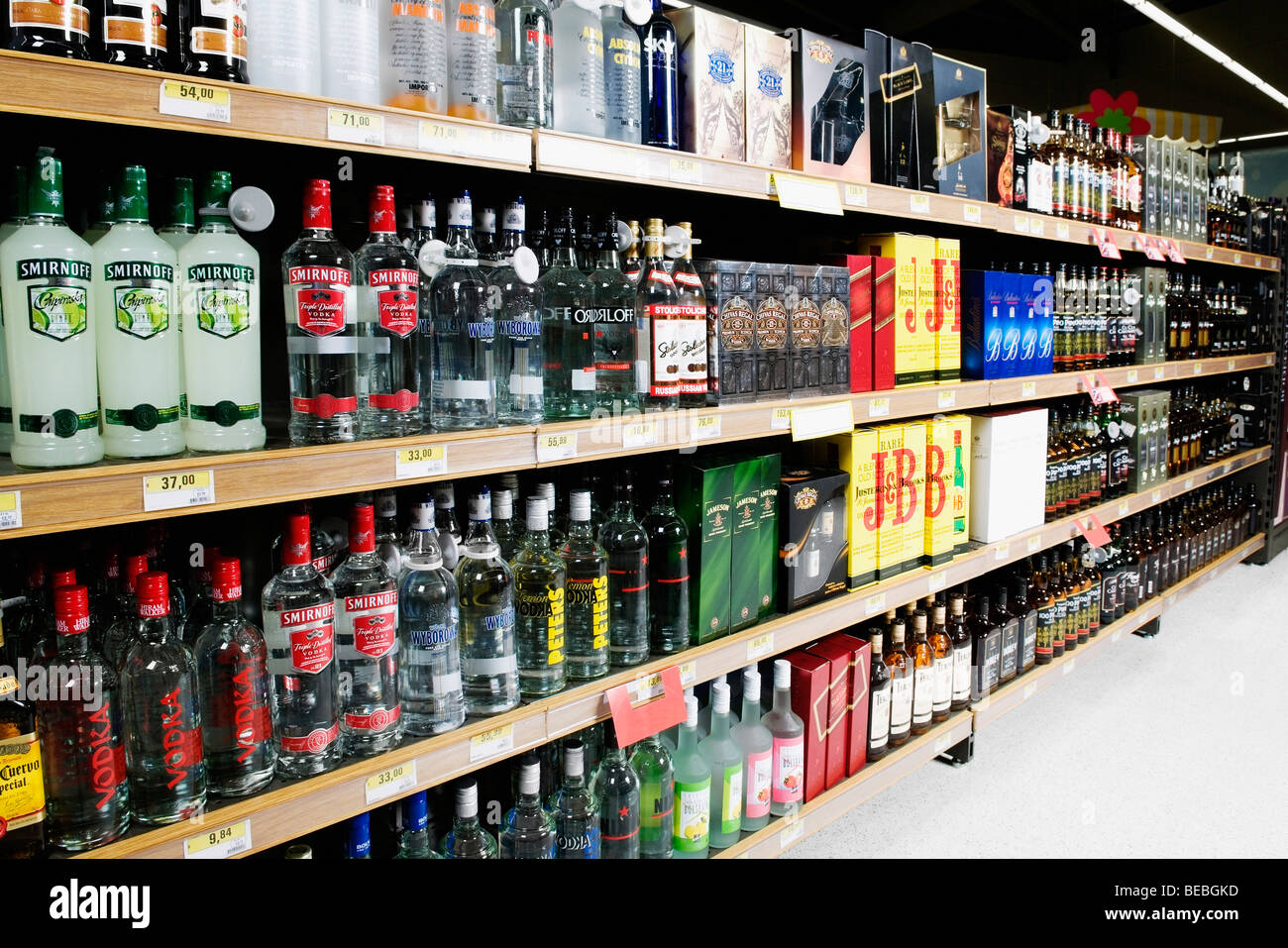 Bottles arranged in a liquor store Stock Photo - Alamy