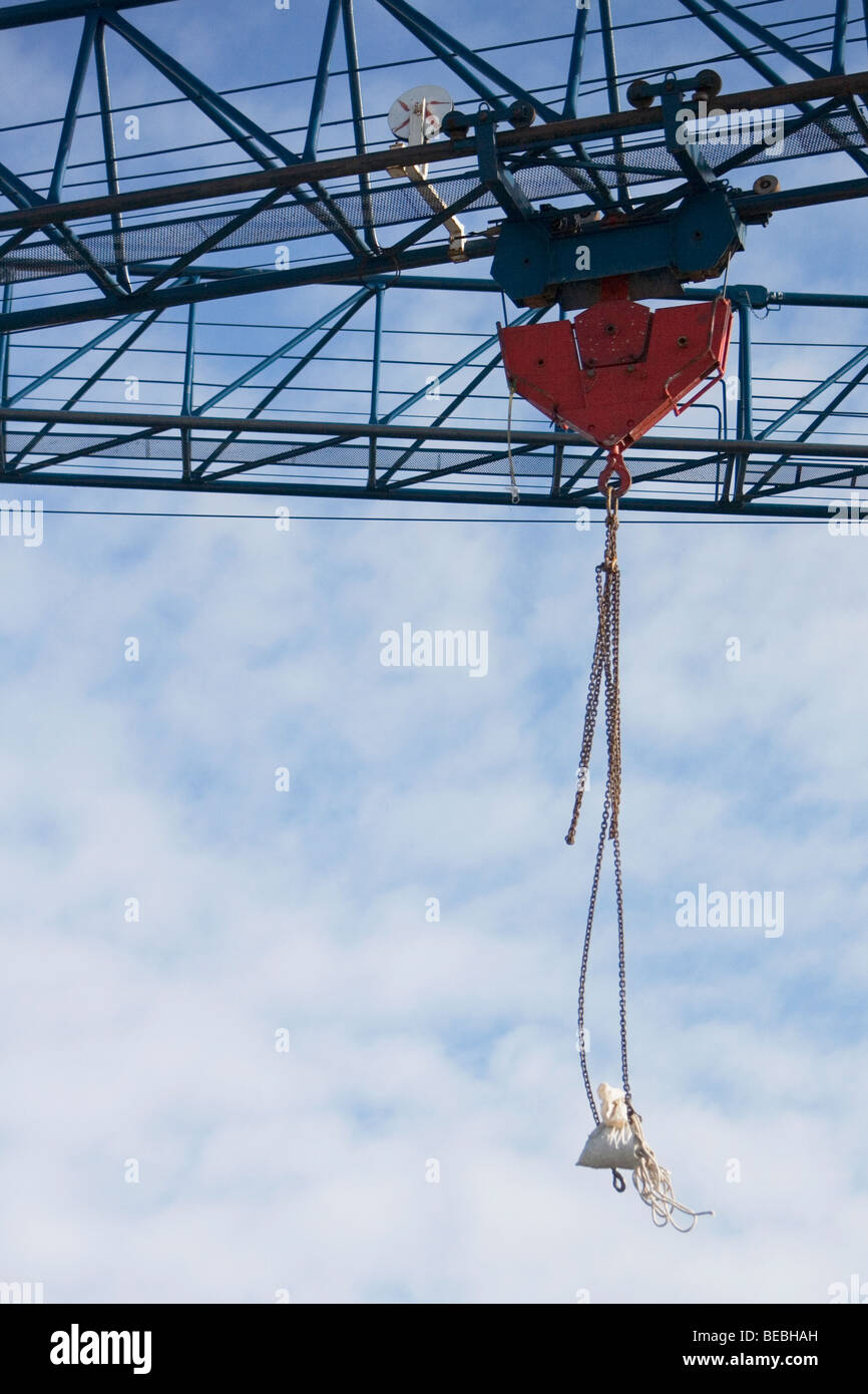 Hanging on crane hi-res stock photography and images - Alamy