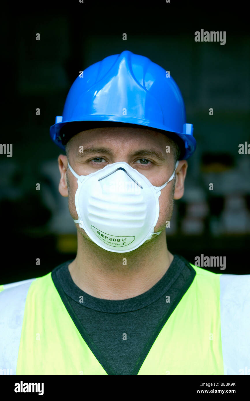 Builder mask hi-res stock photography and images - Alamy