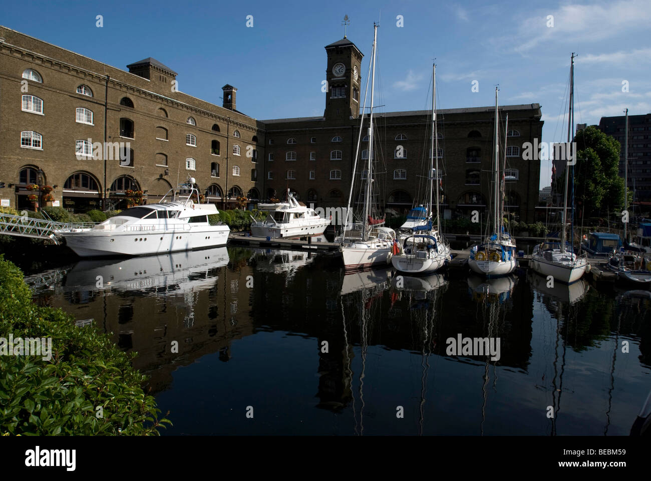 St katherine dock hi-res stock photography and images - Alamy