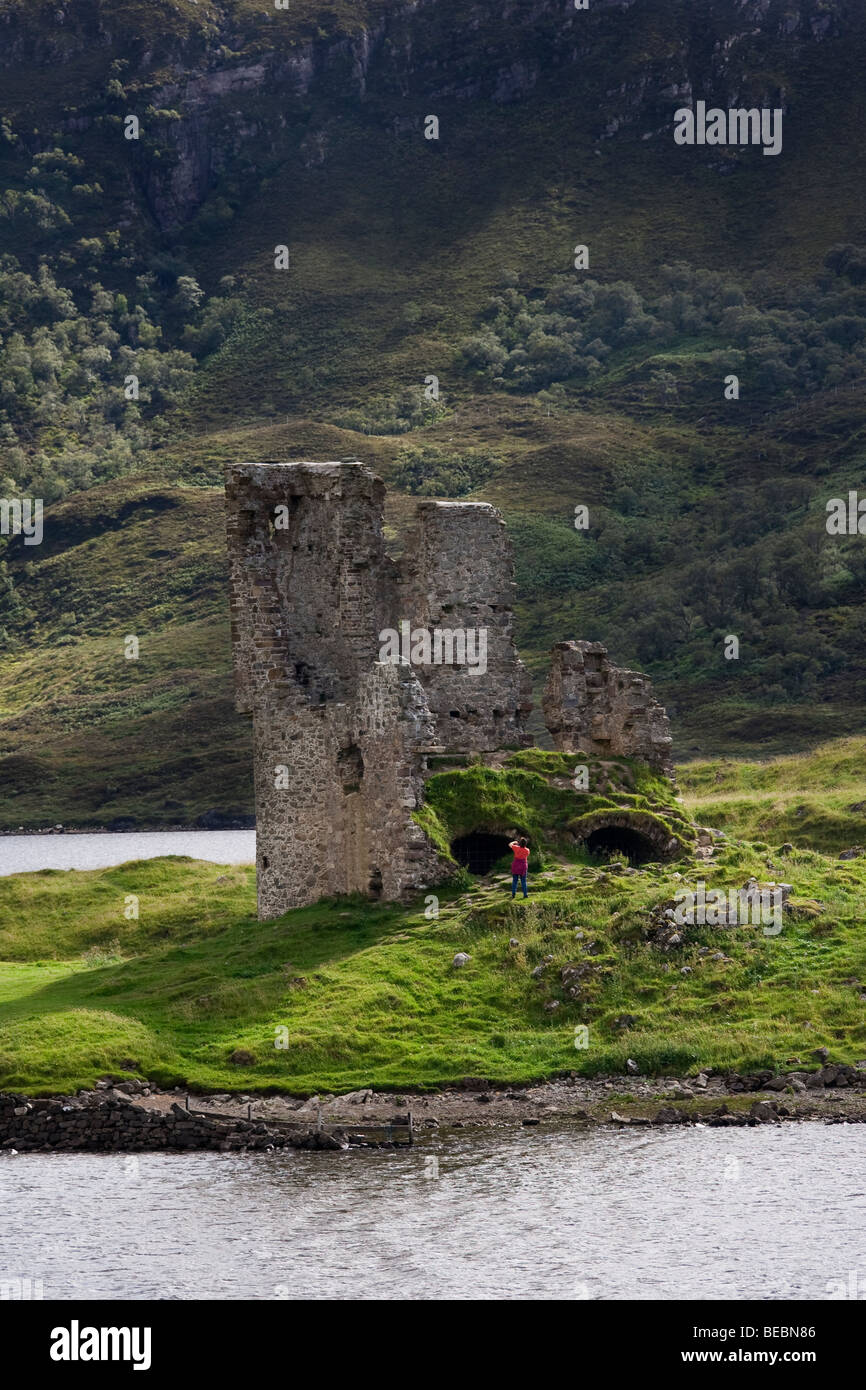 Lochside castle hi-res stock photography and images - Alamy