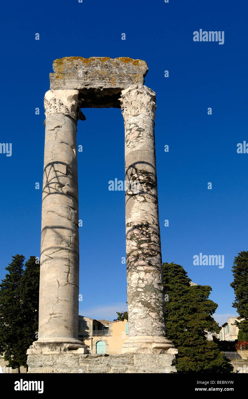 Classic entablature hi-res stock photography and images - Alamy