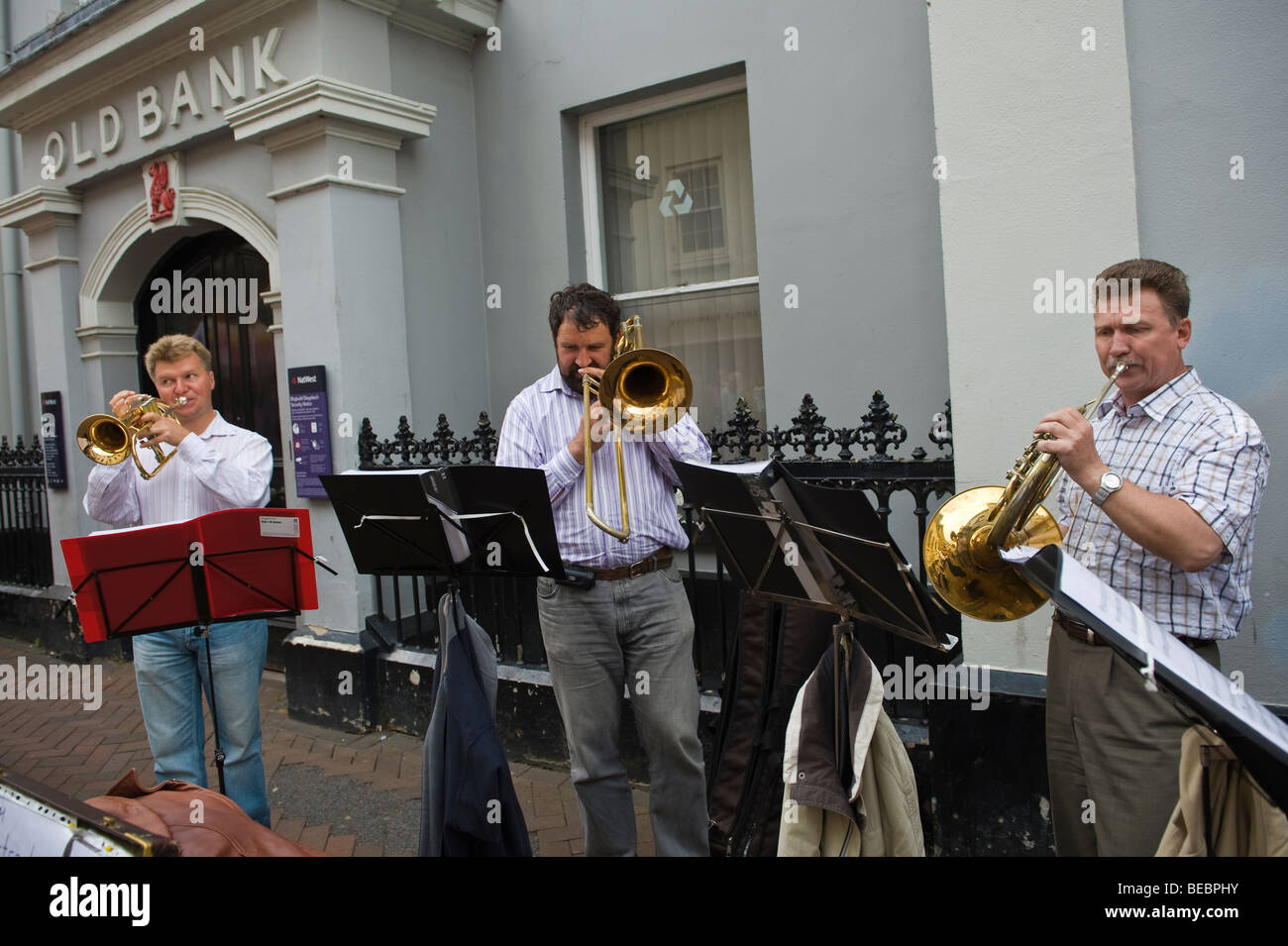 Street musicians play brass instruments hi-res stock photography and ...