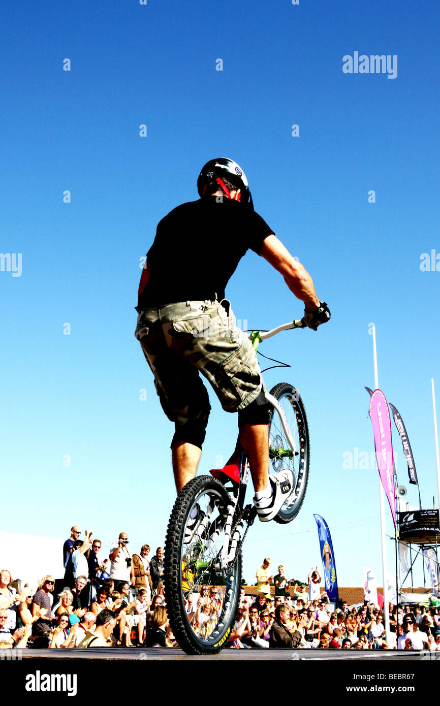 Stunt bikes hi-res stock photography and images - Alamy