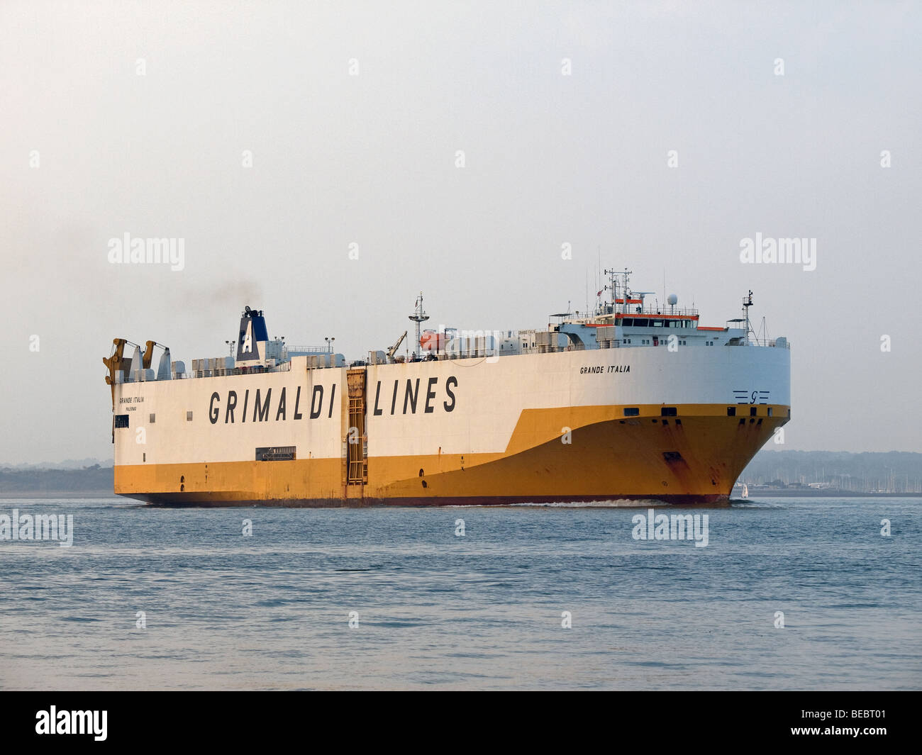 Car transporter ships hi-res stock photography and images - Alamy