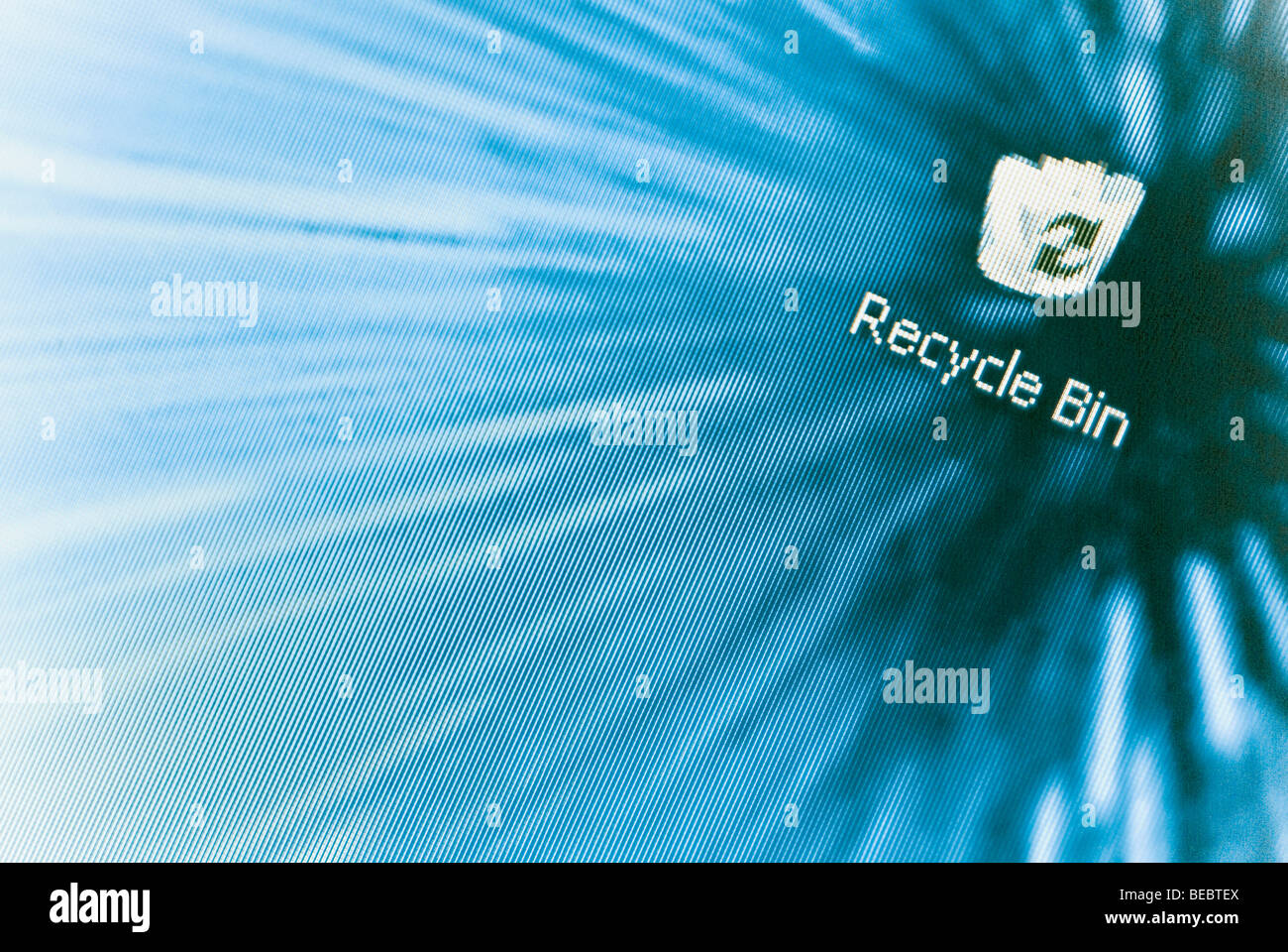 Computer recycle bin icon hi-res stock photography and images - Alamy