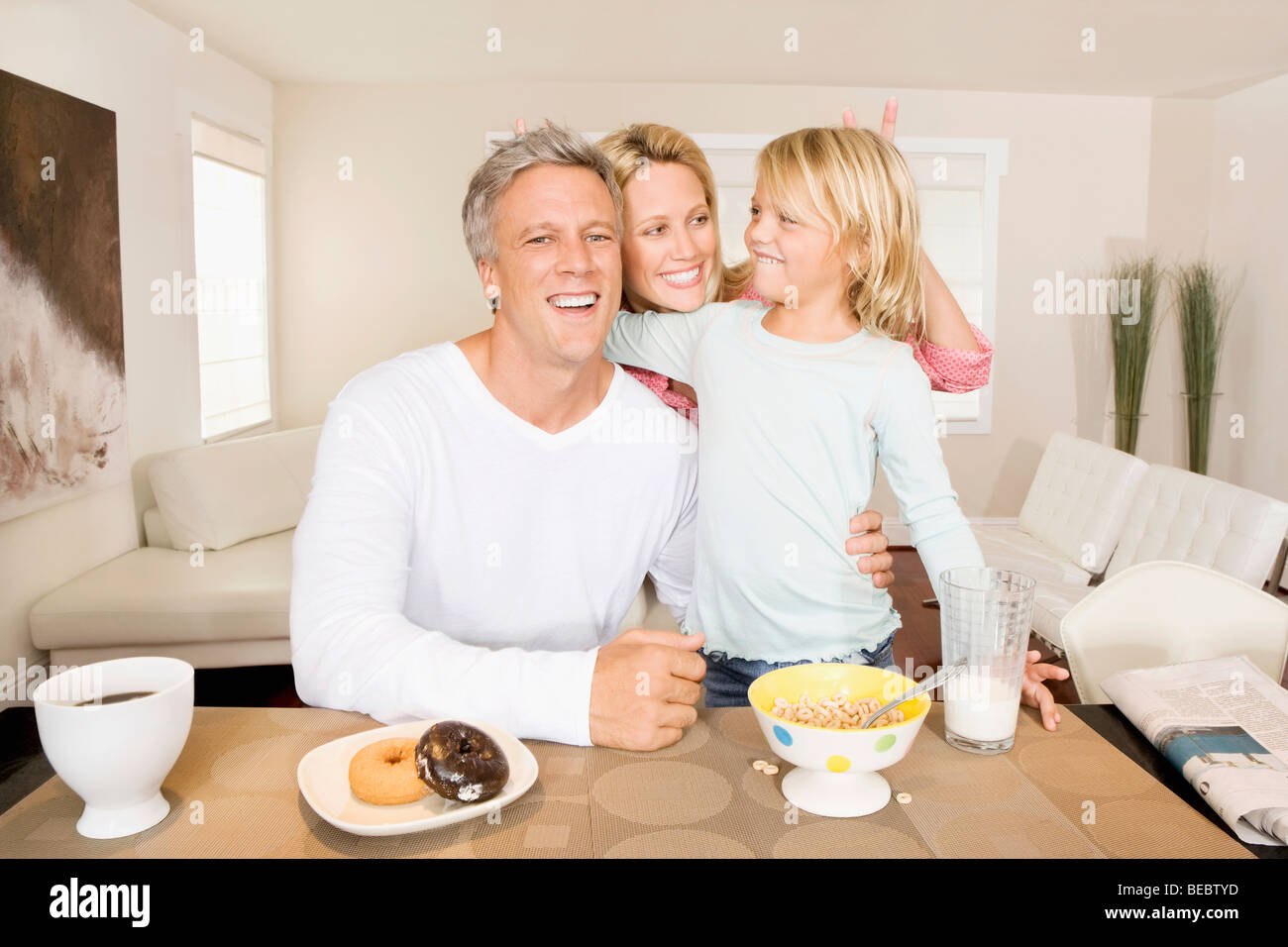 Mother daughter having food hi-res stock photography and images - Alamy