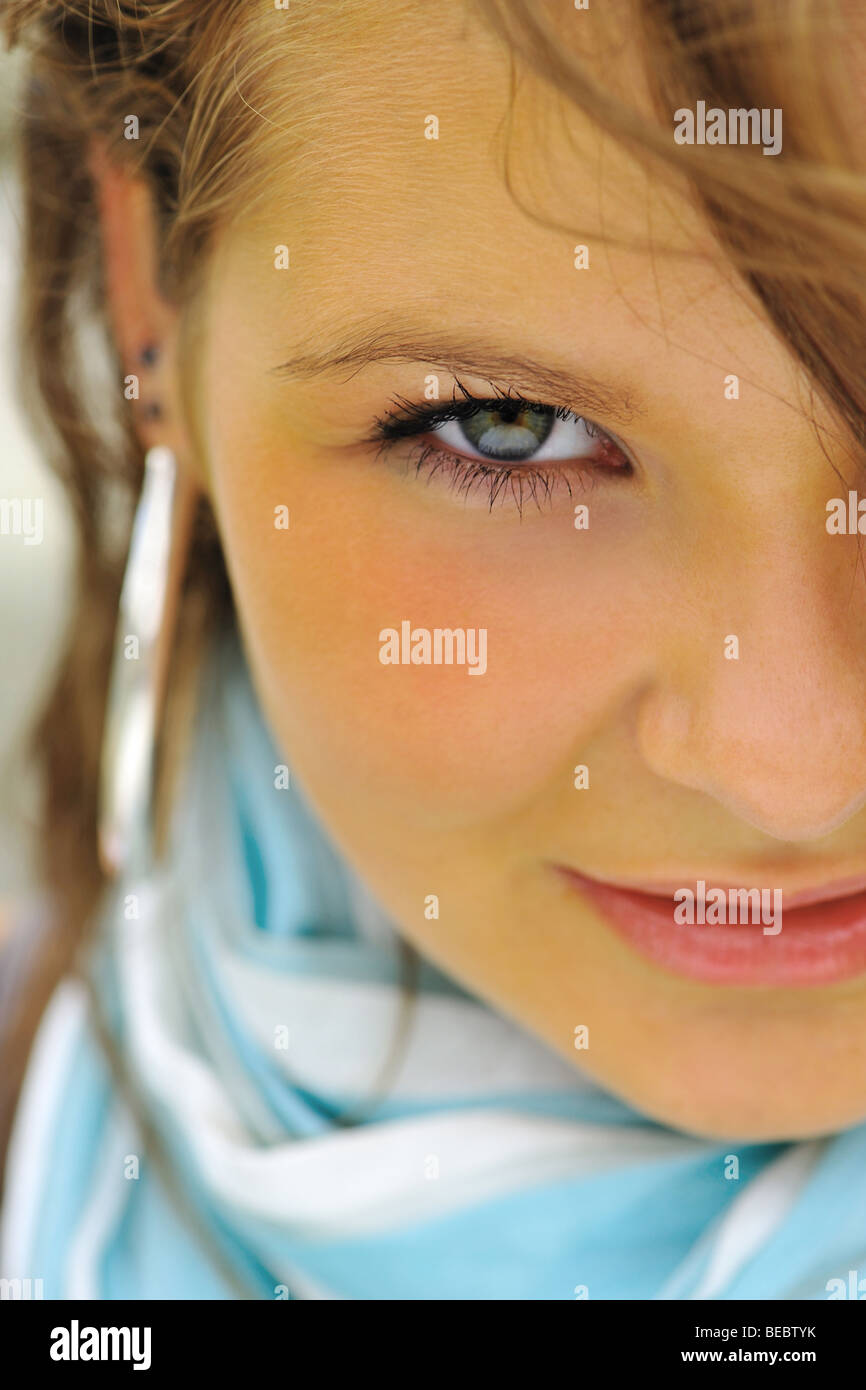 Atractiv hi-res stock photography and images - Alamy