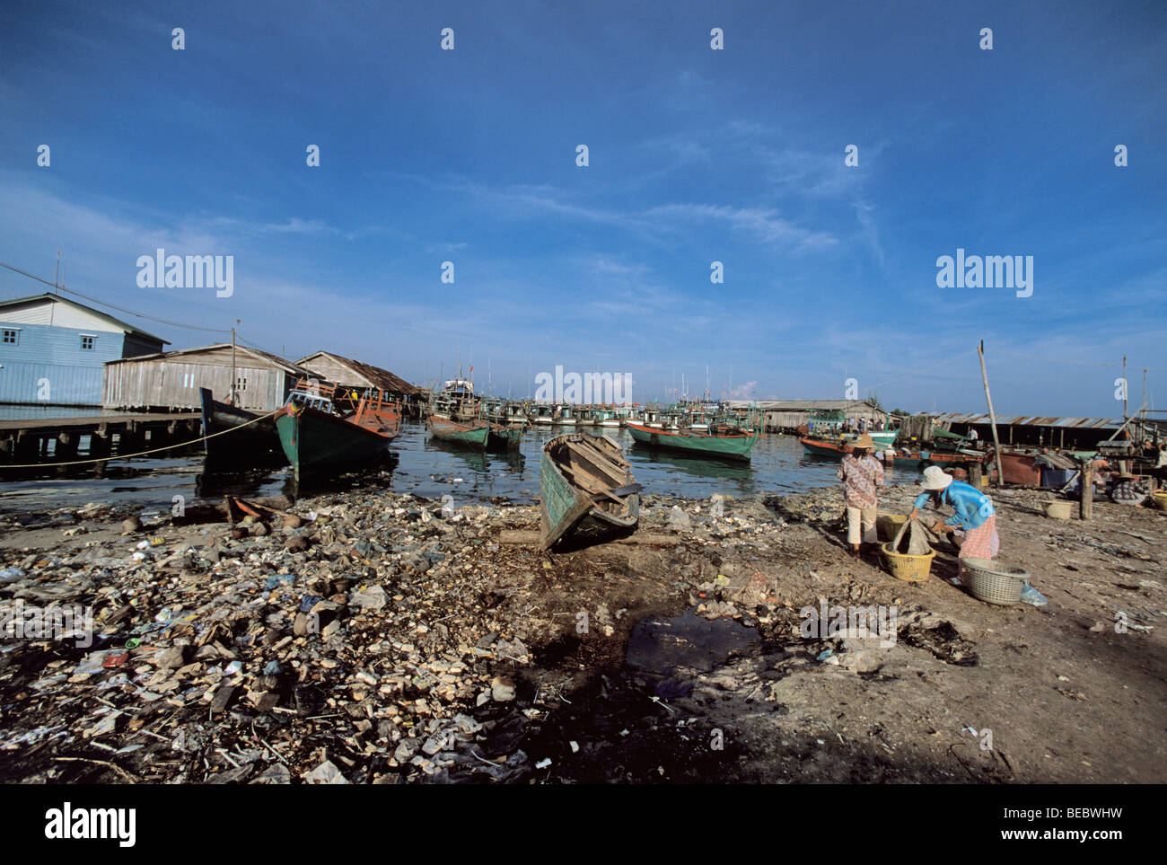 Pollution at the fishing dock - Sihanoukville, Cambodia Stock Photo - Alamy