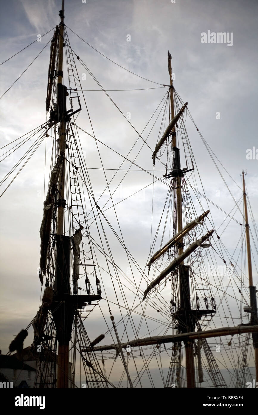 Ship rigging hi-res stock photography and images - Alamy
