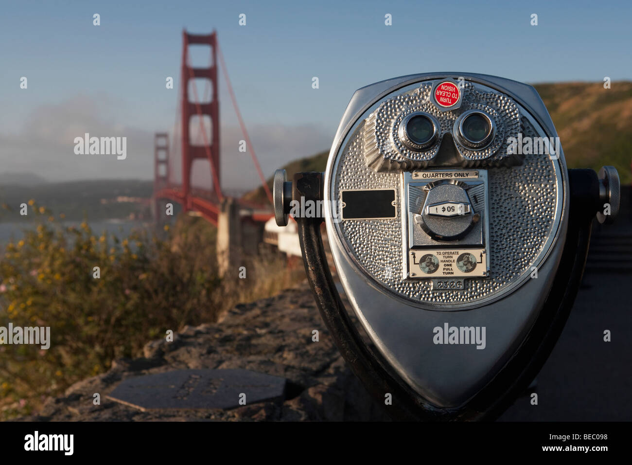 Binoculars golden gate bridge san hi-res stock photography and images ...