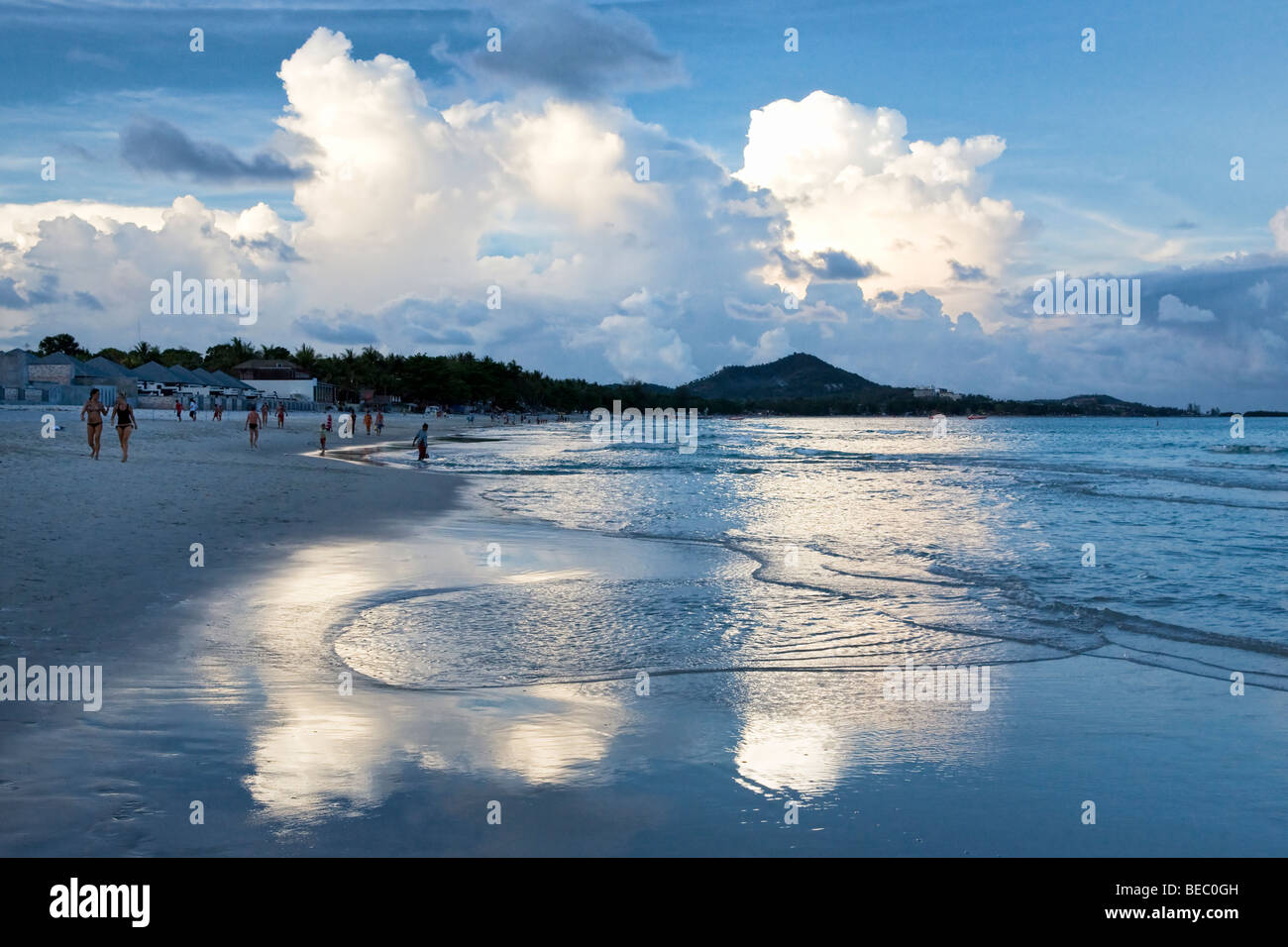 Chaweng beach night hi-res stock photography and images - Alamy