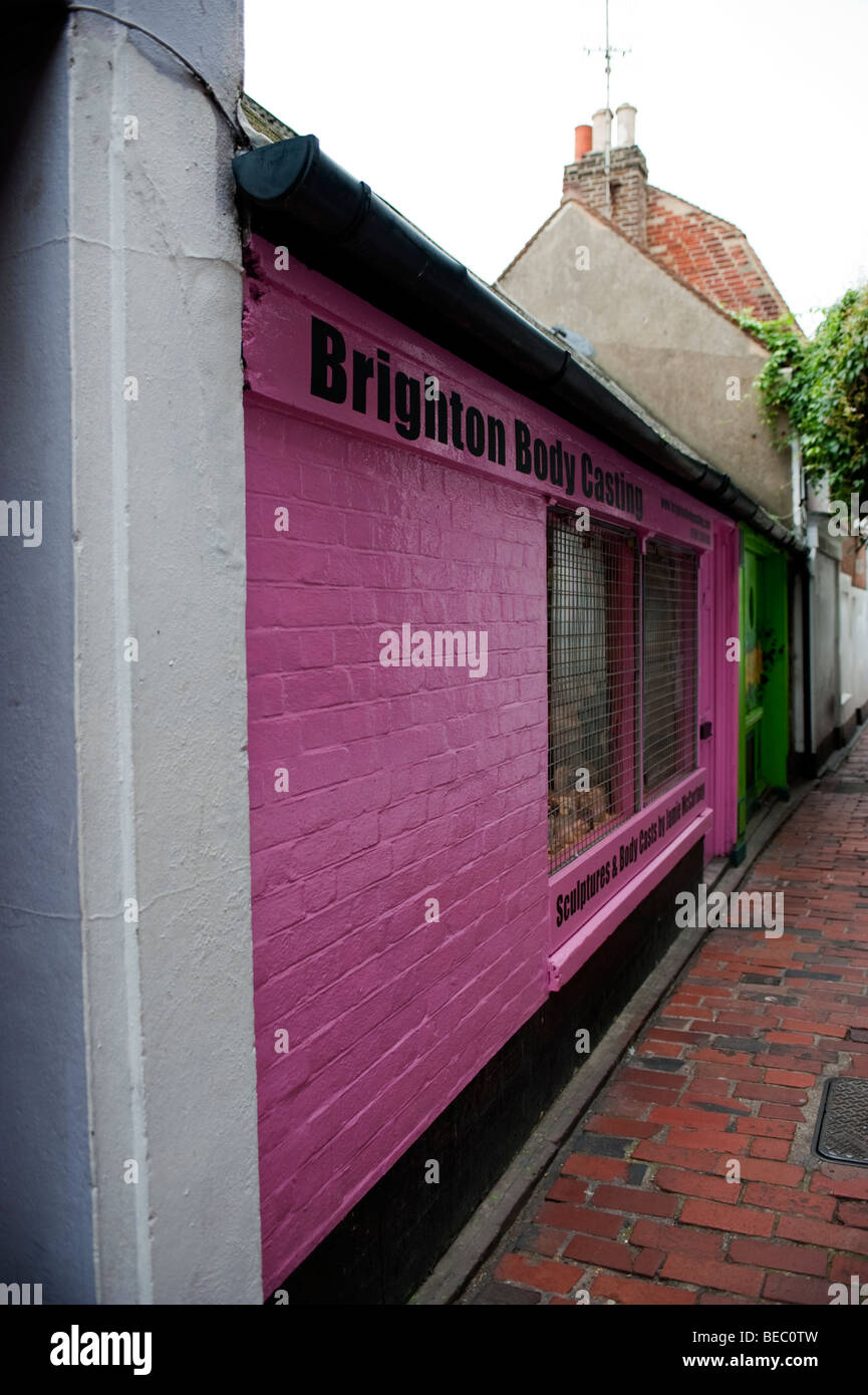 Body centre hi-res stock photography and images - Alamy