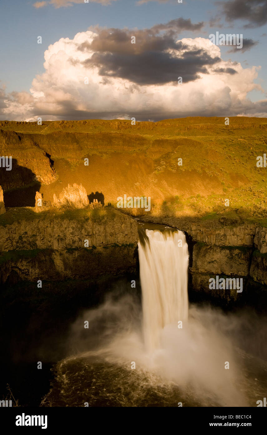 Sunset on Palouse Falls, Palouse Falls State Park, Washington State ...