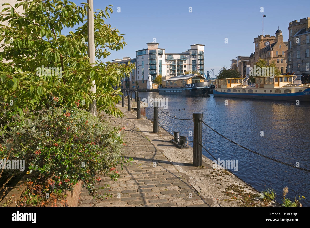 The water of leith edinburgh hi-res stock photography and images - Alamy