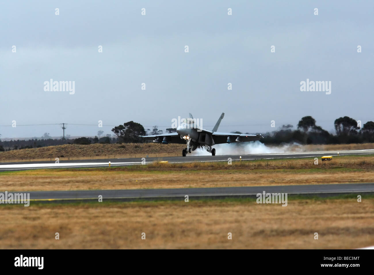 F 18 hornet landing hi-res stock photography and images - Alamy