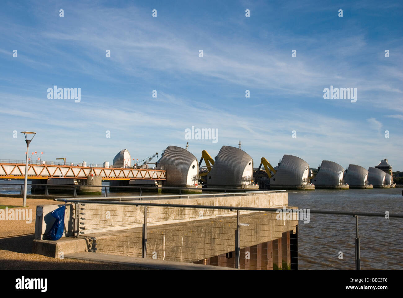 Water gate flood barrier hi-res stock photography and images - Alamy