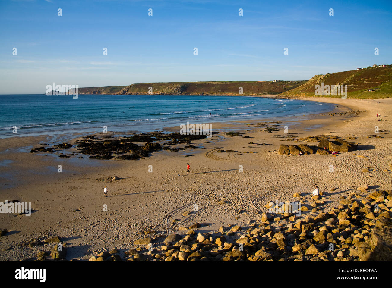 Pebble in clear sand hi-res stock photography and images - Alamy