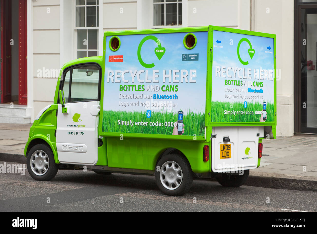 Mobile recycle hi-res stock photography and images - Alamy