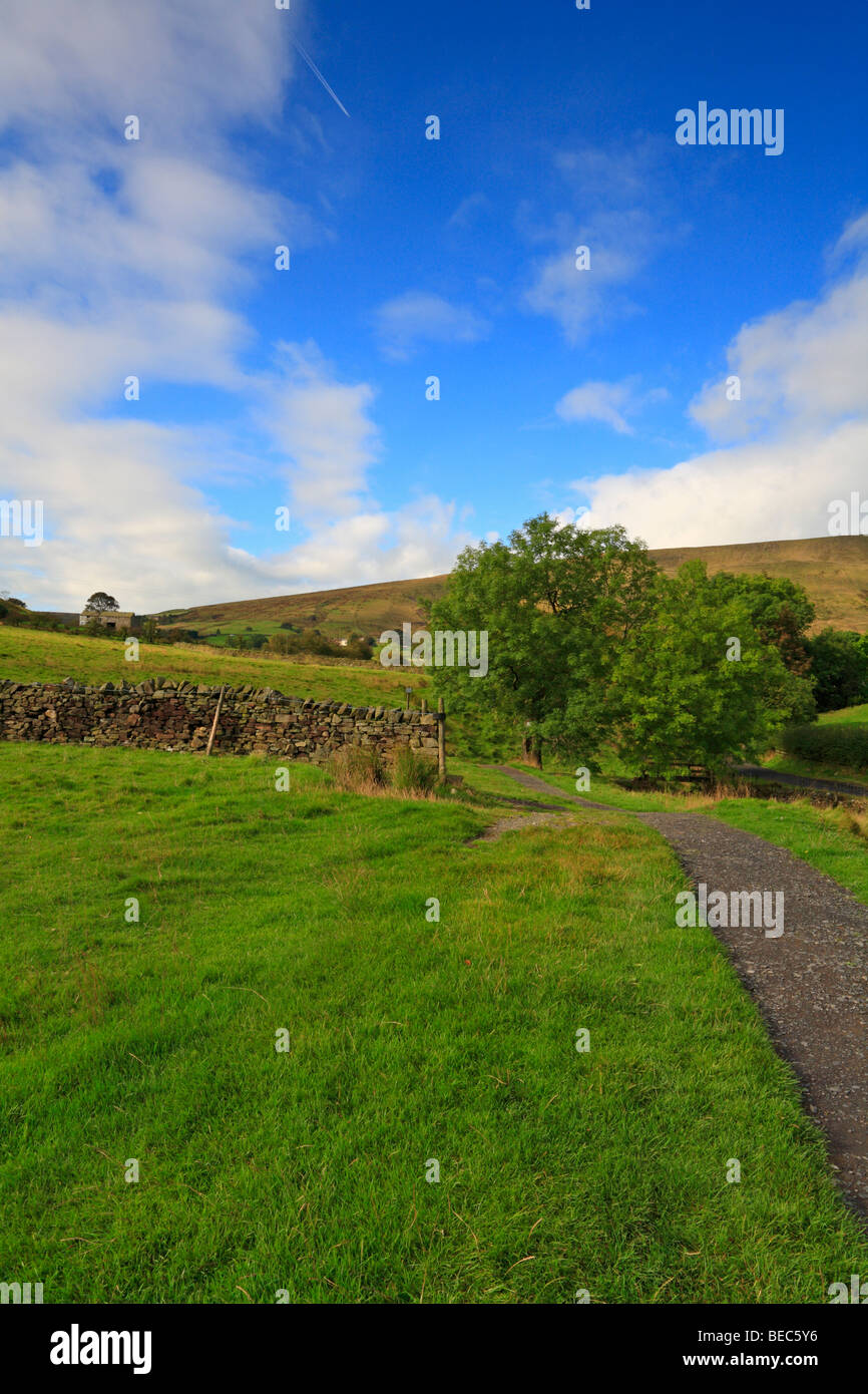 Lancashire pendle hill hi-res stock photography and images - Alamy