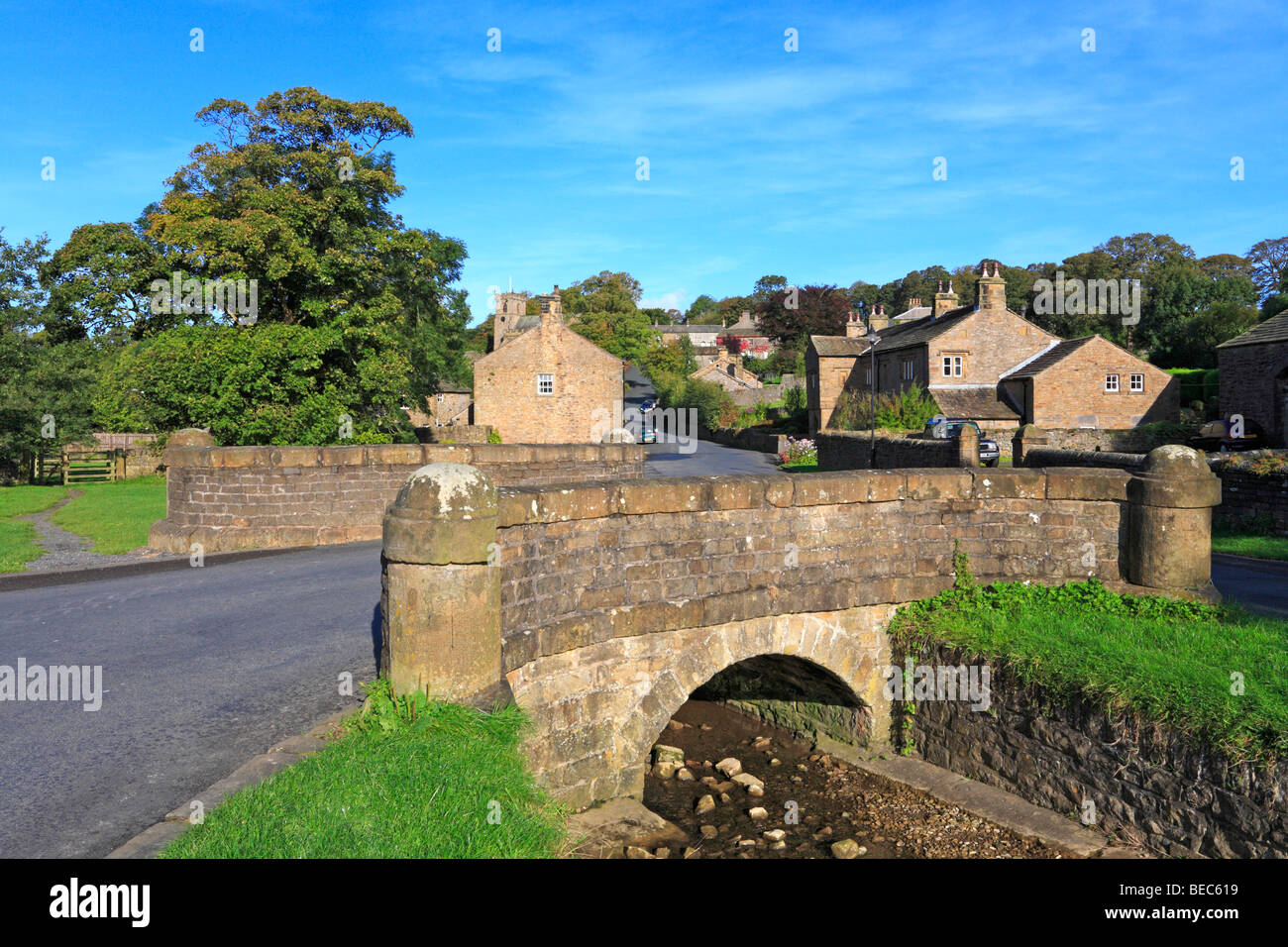 Stone bridge over Downham Beck, Downham, Pendle, Lancashire, England ...