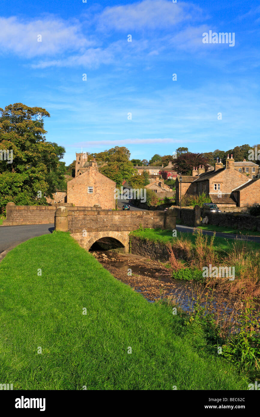 Stone bridge over Downham Beck, Downham, Pendle, Lancashire, England ...