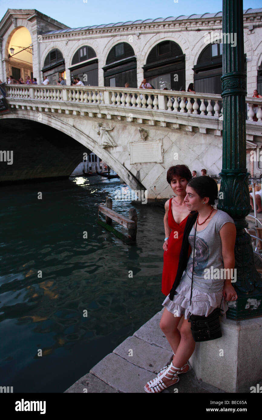 Italy, Venice, Rialto bridge, people Stock Photo - Alamy