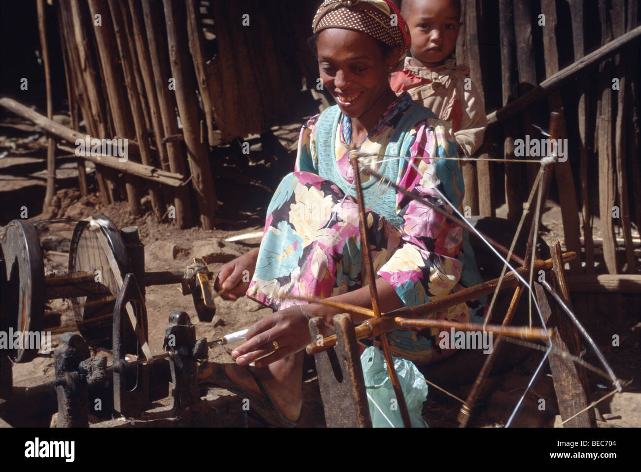 Spin thread hi-res stock photography and images - Alamy