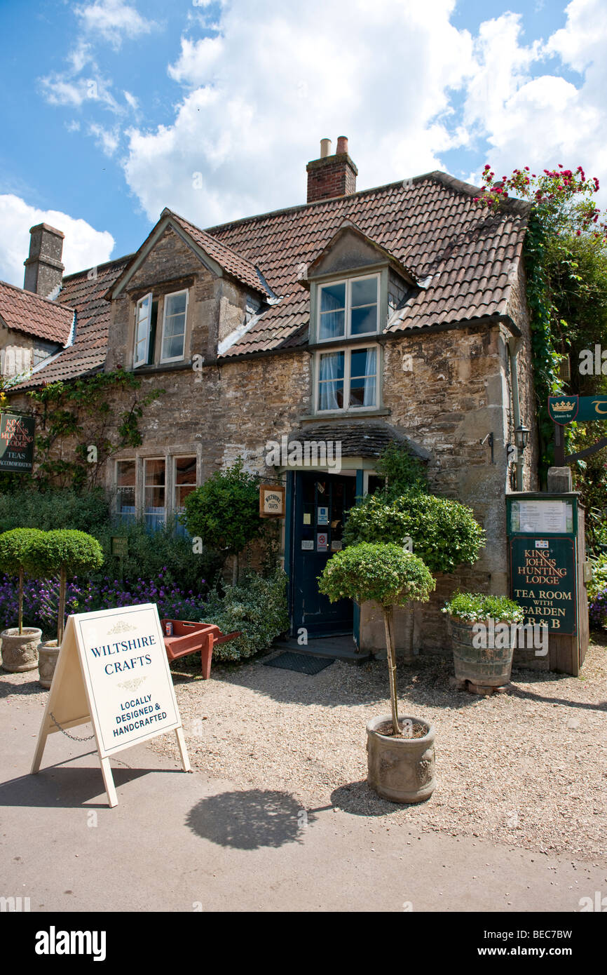 Old fashioned english cafe hi-res stock photography and images - Alamy