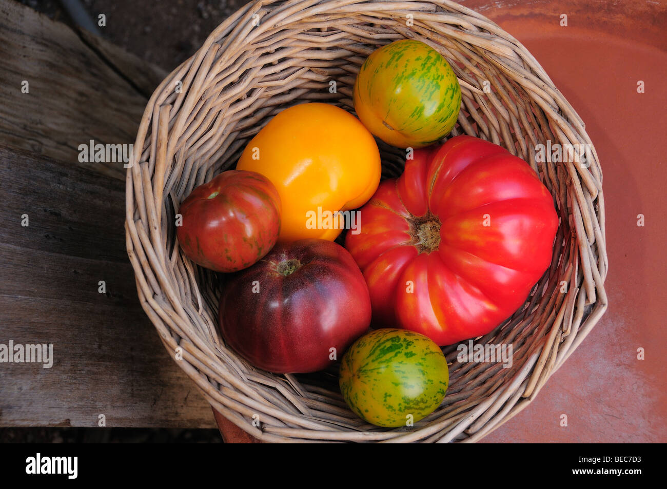 Organic heirloom tomatoes Stock Photo - Alamy