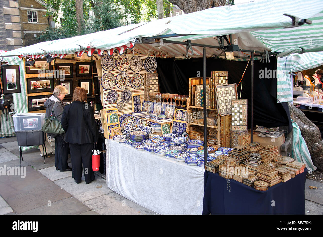 Market stalls, Piccadilly Market, Piccadilly, City of Westminster ...