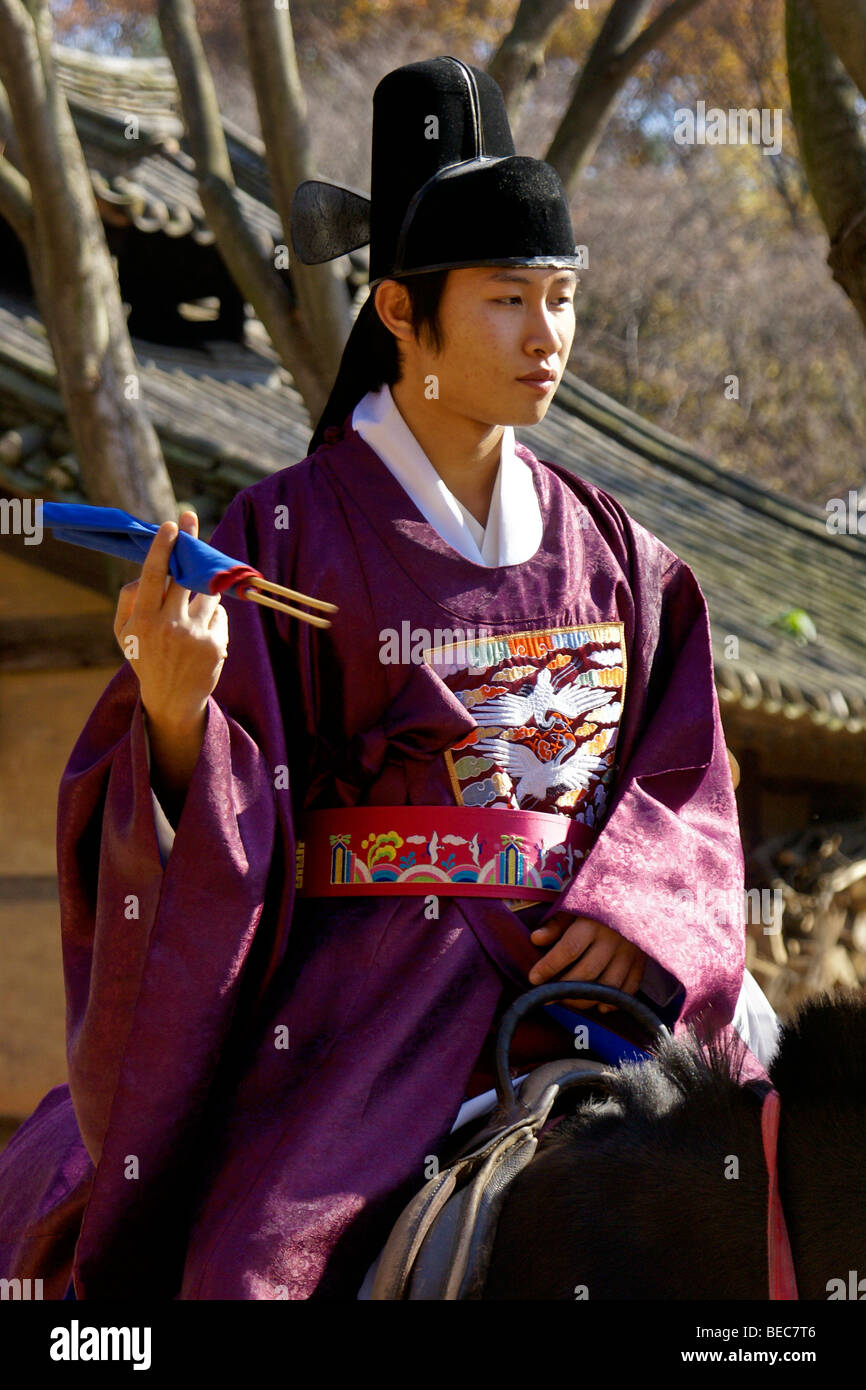 Joseon-Dynasty groom, Korean Folk Village, South Korea Stock Photo - Alamy