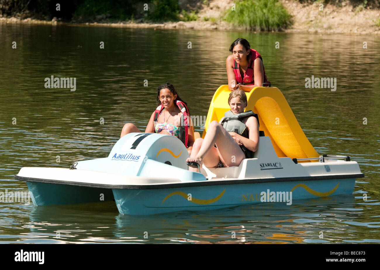 Girls in a boat hi-res stock photography and images - Alamy