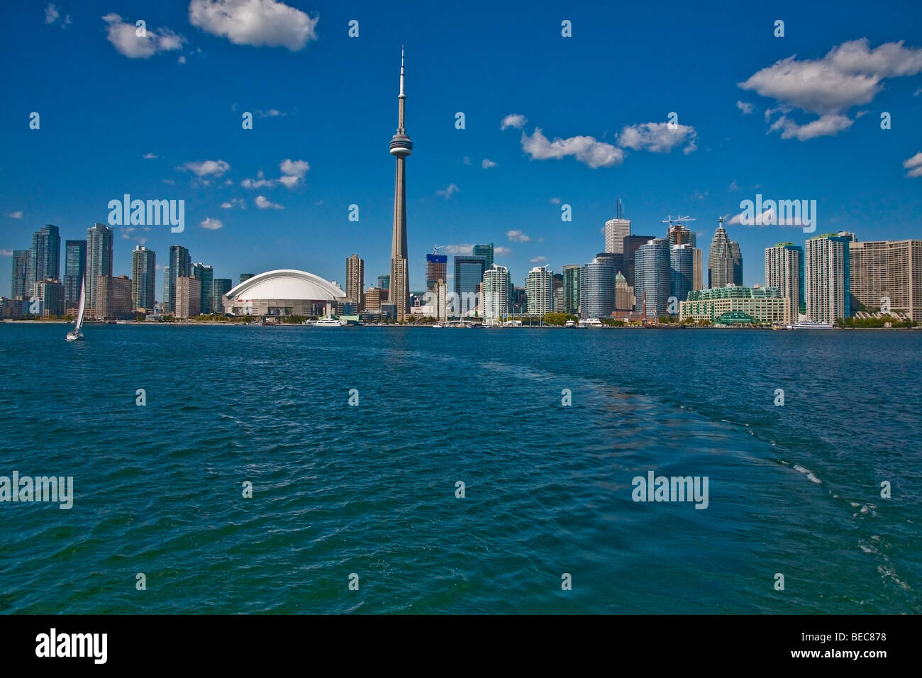 Cn tower and skydome hotel hi-res stock photography and images - Alamy