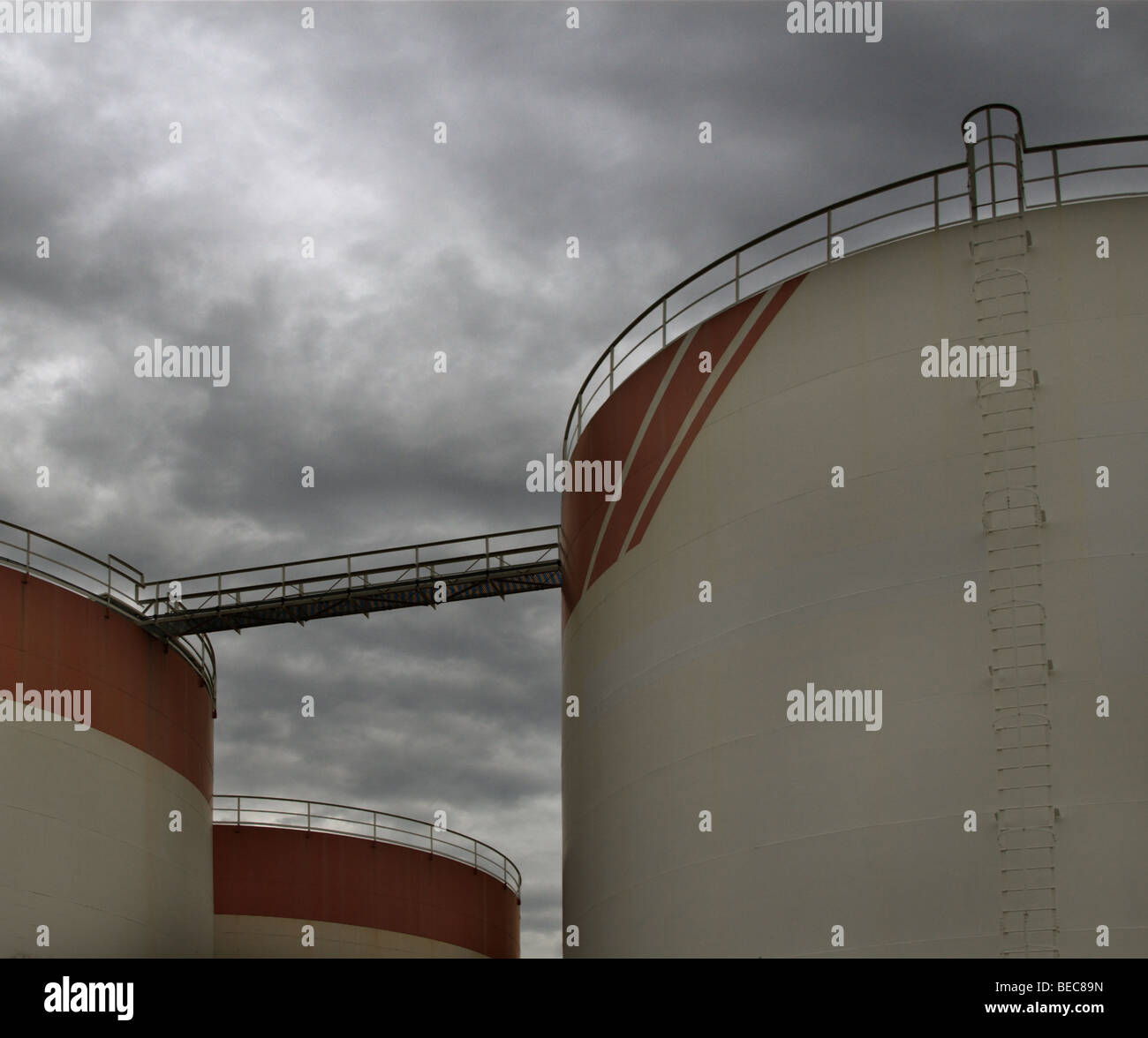 Gas silos hi-res stock photography and images - Alamy