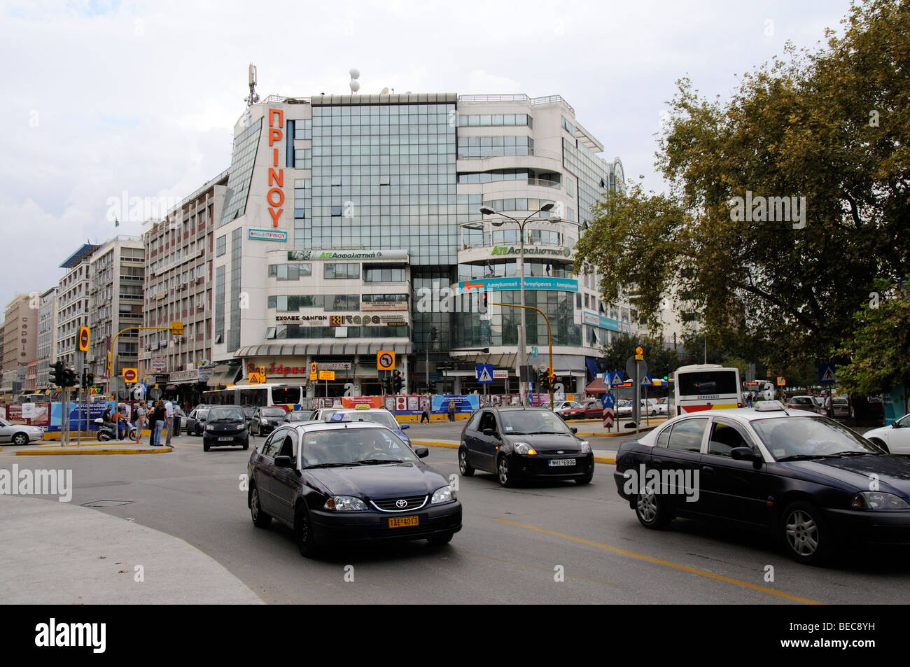 City centre traffic flow and buildings on Democracy Square central ...