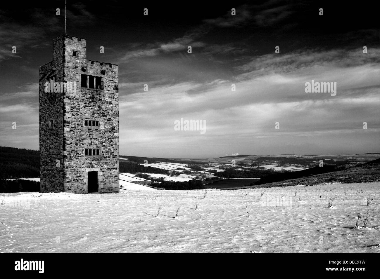 Boot tower overlooking Strines Reservoir in the Peak district Stock ...