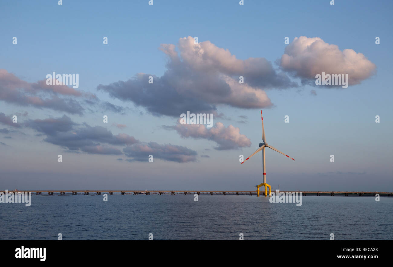 Offshore bridge hi-res stock photography and images - Alamy