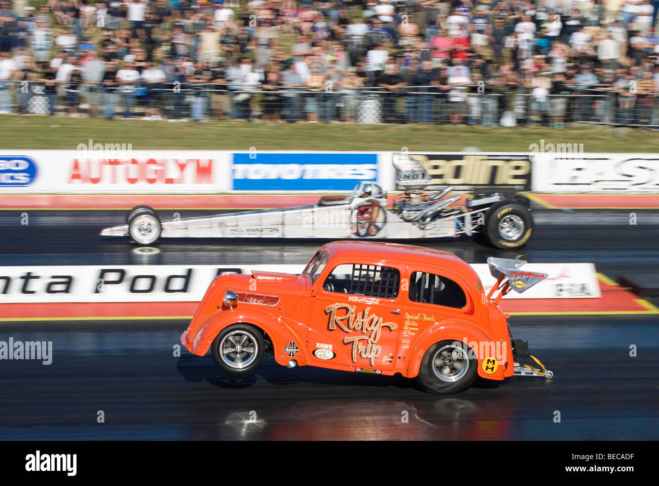 Dragsters racing at the FIA European Drag Racing Championship finals at ...