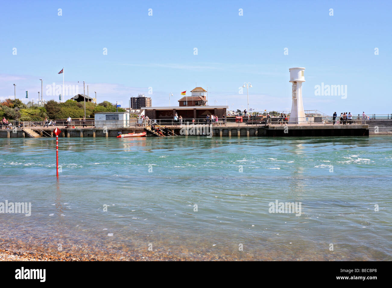 The River Arun flowing through Littlehampton Harbour, West Sussex ...